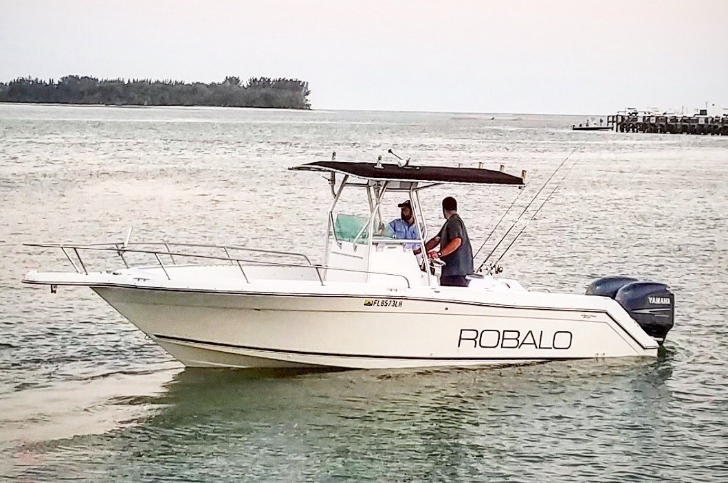 Motor 26.0’ Robalo Boat Rental in Miami 7510 | Sailo